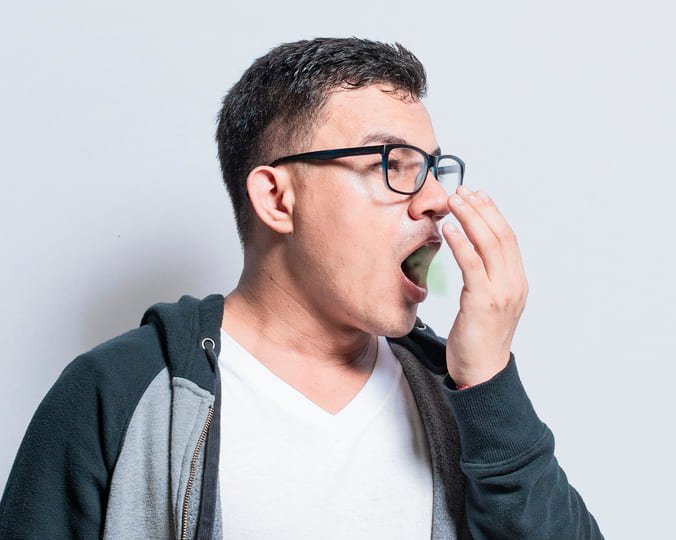 Secrets pour Éliminer la Mauvaise Haleine : Causes & Solutions